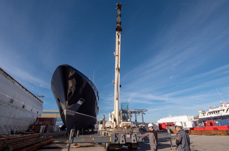 Luka Pula nastavlja tradiciju lučkog poslovanja u zoni Molo Carbone ...