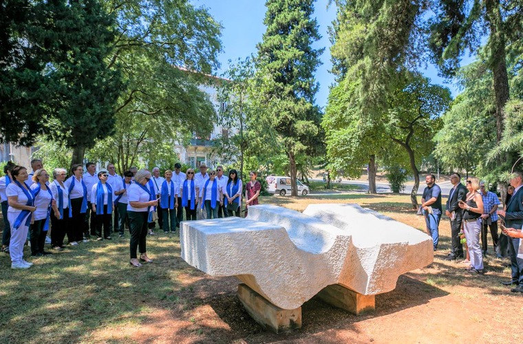 U Mornaričkom parku predstavljena obnovljena skulptura “Slobodna forma ...